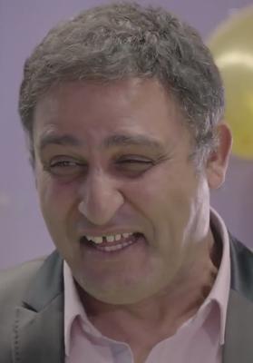 أشرف طلبة - الدهليز - قاعدة بيانات الفن العربي والفنانين