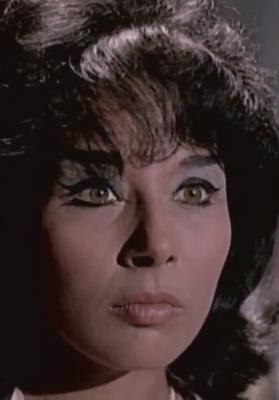 لبنى عبد العزيز (1) - الدهليز - قاعدة بيانات الفن العربي والفنانين